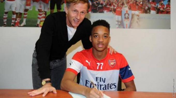 Arsenal Gaet Chris Willock yang Masih 17 Tahun Jadi Pemain Profesional ...