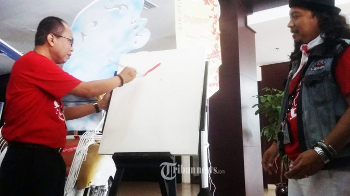 Coretan Priyo Utomo Buka Pameran Lukisan Kargo - TribunNews.com