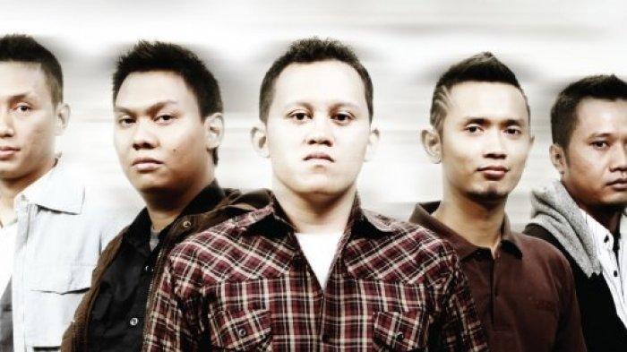 Chord 9 Tahun - Cross Bottom: Tetap Setia Walau Kau Jauh di Sana ...