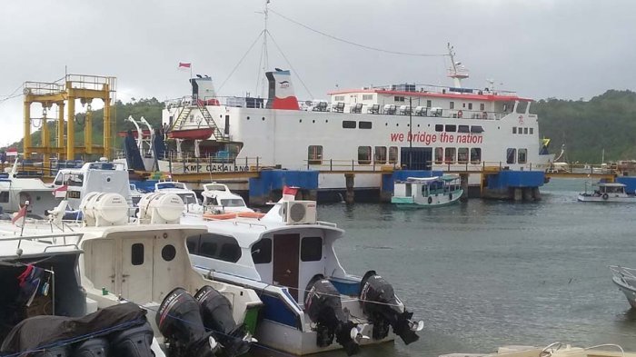 Kapal Feri Berhenti Beroperasi di Labuan Bajo Hari Ini - TribunNews.com