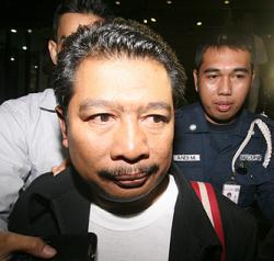 Darah Segar Keluar dari Kening Sistoyo usai Dibacok - TribunNews.com