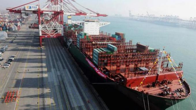 Kapal Kontainer Terbesar di Dunia Lakukan Pelayaran Perdana - TribunNews.com