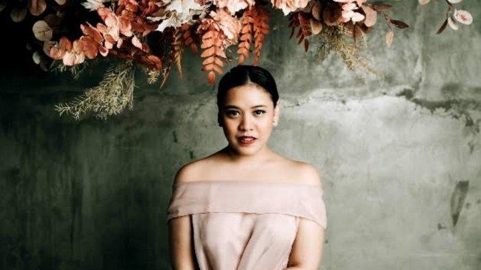 Jessica Januar Rilis Single ''Tetap Di Sini'', Berkisah Tentang Cinta ...