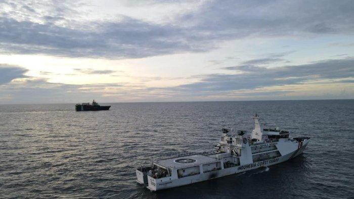 KN Pulau Marore-322 Usir Kapal Bahama yang Berhenti di Jalur Lintas ...