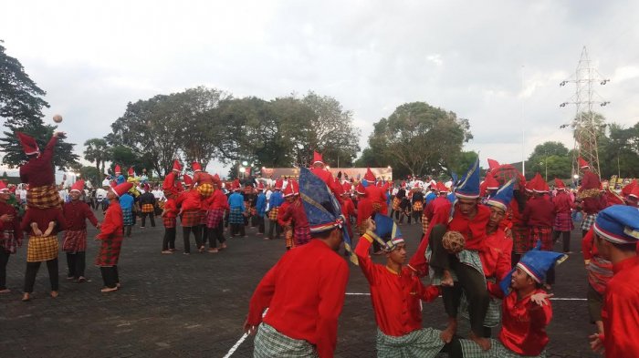 1200 Peserta Ikut Tari Paraga, Kodam XIV Hasanuddin Pecahkan Rekor Muri ...