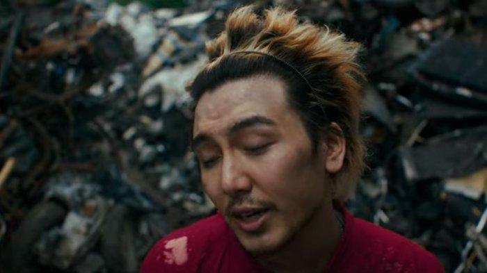 Lirik Lagu dan Terjemahan Workin Hard - Fujii Kaze: Better Sit Back ...