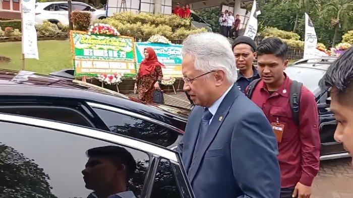 Kemendikti Saintek Buka Suara soal Aksi Demo Dosen yang Minta Tukin ...