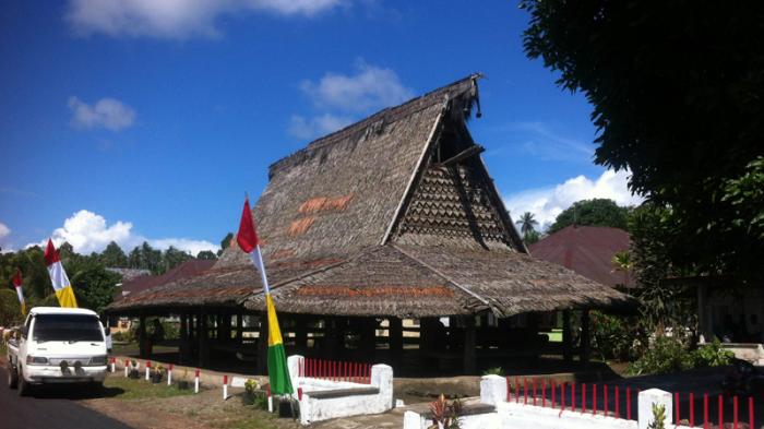 Melihat Kemegahan Rumah Adat Maluku Utara Sasadu - TribunNews.com