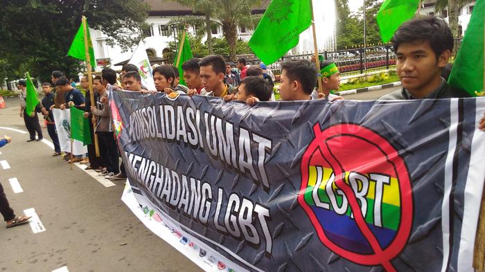 Warga Jawa Barat Demo Tolak LGBT - TribunNews.com