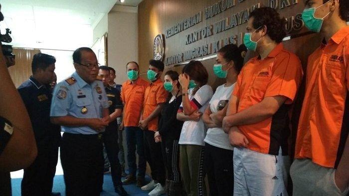 Imigrasi Amankan Tiga Wanita Cantik Asal Iran dan Suriah - TribunNews.com