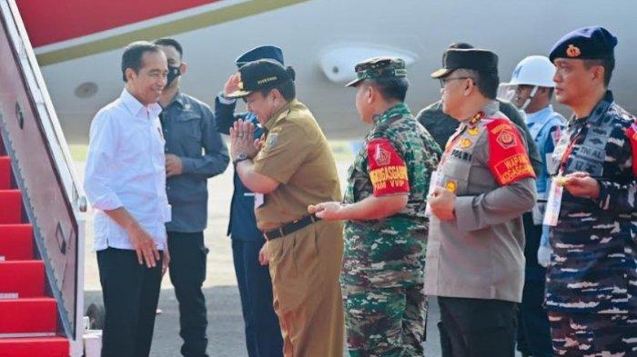 Jokowi Perintahkan Kementerian PUPR Segera Perbaiki Jalan Rusak Parah di Lampung - TribunNews.com