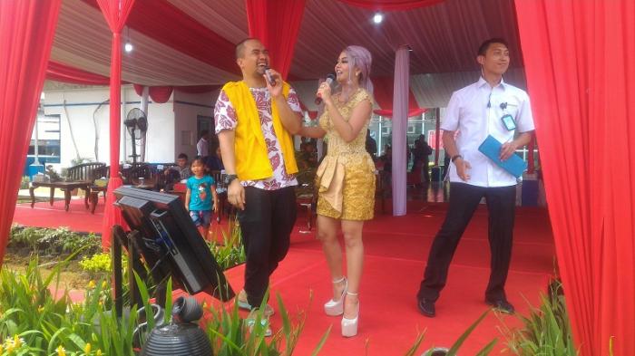 Duet Bang Ipul dan Jenita Janet Ajak Tahanan Rutan Cipinang Goyang Bareng - TribunNews.com