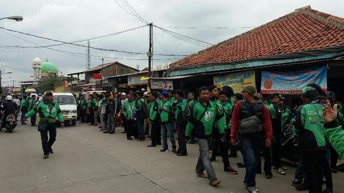 Korban Tewas yang Ditabrak Toyota Fortuner Ternyata Driver Go-Jek ...