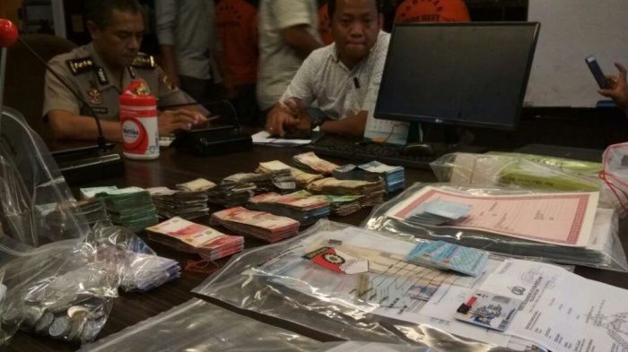 Dalam SIM Palsu, Pangkat Kasat Lantas yang Tandatangani SIM Berpangkat ...