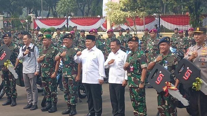 Serahkan 100 Motor Listrik Buatan dalam Negeri ke TNI & Polri, Menhan ...