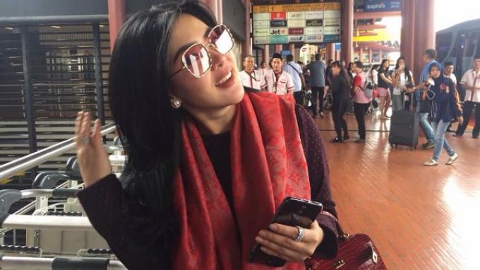 Alasan Syahrini Boyong Para ART ke Hongkong - TribunNews.com