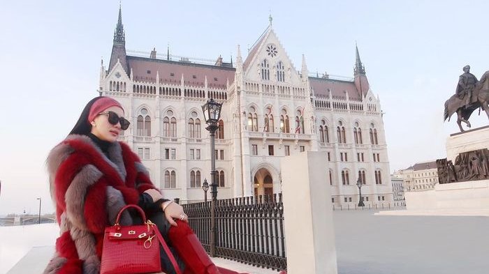 Terkenal Kaya Raya, 5 Artis ini Sering Jalan-Jalan ke Luar Negeri ...