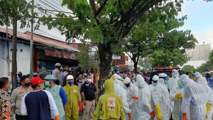 Ratusan Warga di Ambon Cegat Ambulans dan Ambil Paksa Jenazah Covid-19, Sempat Hardik Petugas ...