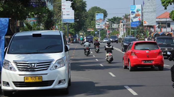 Toyota Alphard Vellfire Jadi Taksi Premium di Yogyakarta, Pelanggannya ...