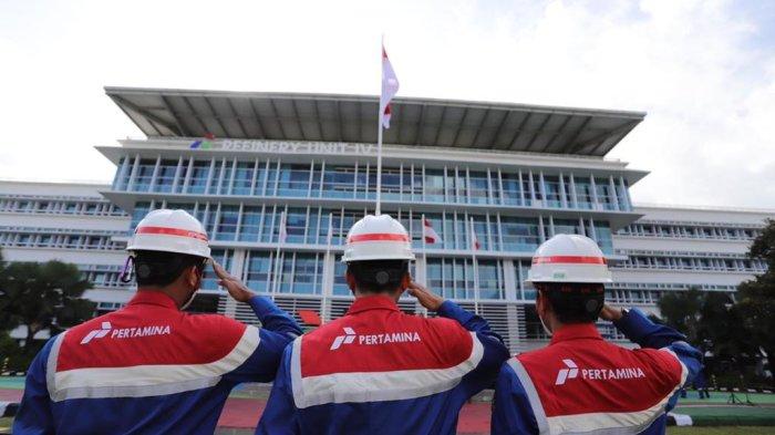 Komitmen Hadirkan Energi, Pertamina Gelar Upacara HUT RI di Kilang ...