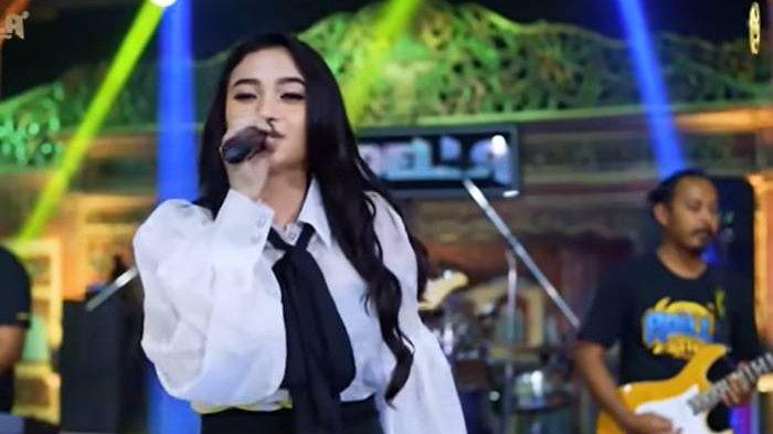 Chord Gitar Efek Gedang Klutuk - Arlida Putri Adella, Lengkap dengan ...