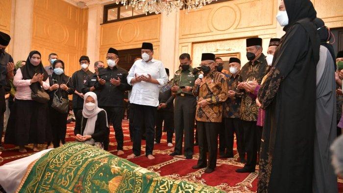 Ibunda Chairul Tanjung Wafat, Wakil Presiden Ma'ruf Melayat ke Rumah Duka - TribunNews.com