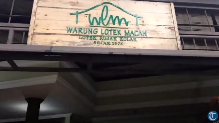 Ini Warung Lotek Legenderis di Bandung, Bumbu Kacangnya Gurih ...