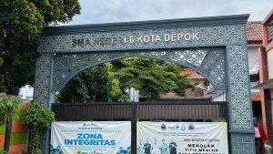 Hari Pertama Menjabat, Gubernur Jabar Dedi Mulyadi Pecat Kepala SMAN 6 Depok - TribunNews.com