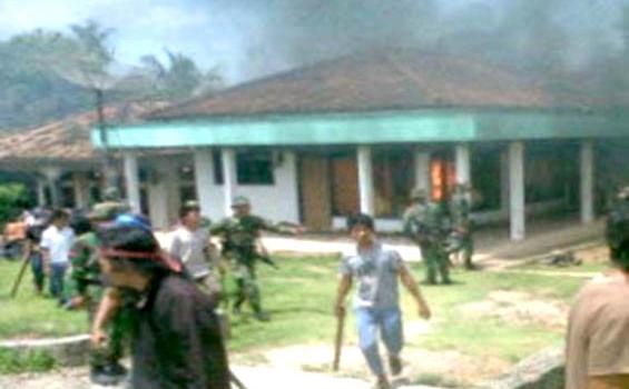 60 Rumah Dibakar pada Kerusuhan Lampung Selatan (Foto) - Halaman all ...
