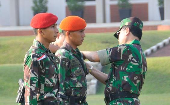 Latihan Gultor Kopassus, Den Jaka dan Den Bravo (Foto) - TribunNews.com