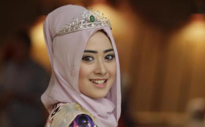 FOTO: Nina Septiani, Ratu Kecantikan World Muslimah Beauty 2012, Siap ...