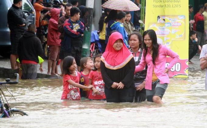 Banjir di Perumahan Ciledug Indah - TribunNews.com