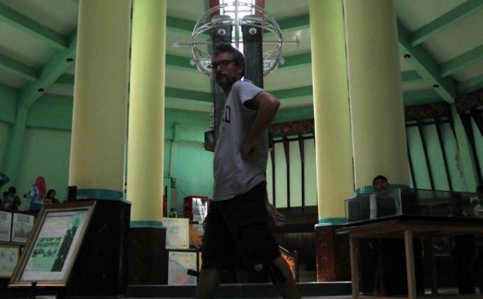 Wisata Tugu Khatulistiwa atau Equator Monument Pontianak - TribunNews.com