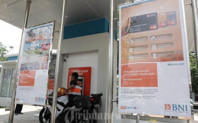 Mesin ATM Ride Thru Sepeda Motor BNI - TribunNews.com