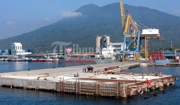 Pelabuhan Peti Kemas Bitung, Foto 1 #8238 - TribunNews.com