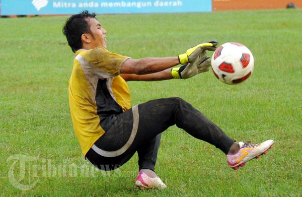 Andi Irawan Penjaga Gawang SFC , Foto 1 #10312 - TribunNews.com