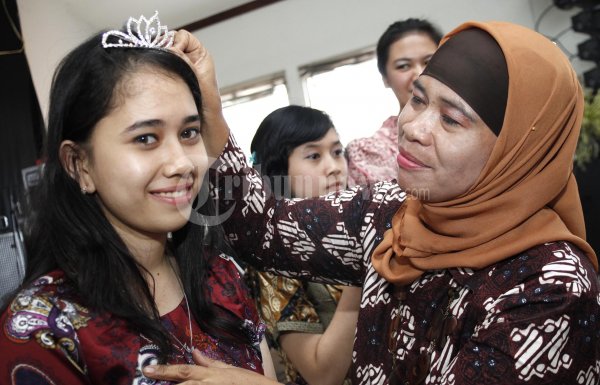 PUTRI KAMPUS ASMTB 2012, Foto 1 #45512 - TribunNews.com