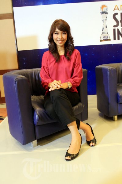 Astri Megatari Host SIA 2012, Foto 4 #52921 - TribunNews.com