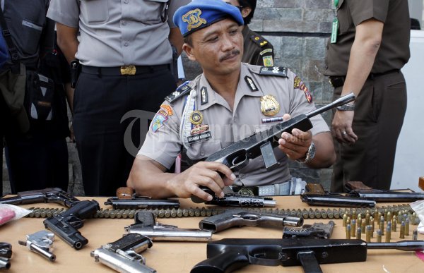 Pemusnahan Senjata Api , Foto 4 #81421 - TribunNews.com