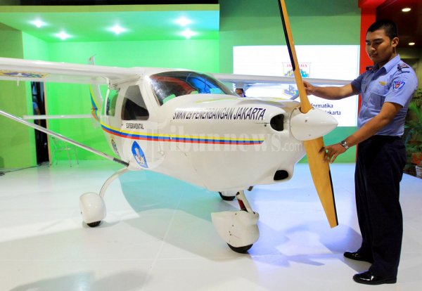 Pesawat J430 Jabiru Buatan SMKN 29 Jakarta, Foto 4 #100141 - TribunNews.com