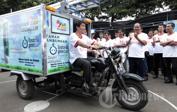 Kendaraan Pelayanan PLN, Foto 1 #295491 - TribunNews.com