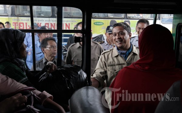 Dede Yusuf Kunjungi Terminal Ledeng, Foto 2 #300172 - TribunNews.com