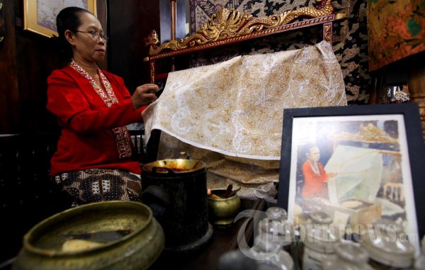 Proses Pembuatan Batik Tulis, Foto 5 #310331 - TribunNews.com