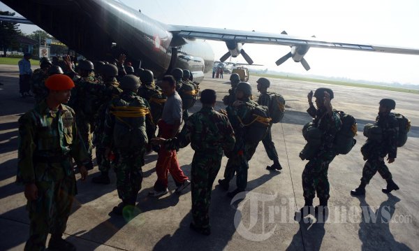Latihan Terjun Paskhas TNI AU, Foto 3 #402572 - TribunNews.com
