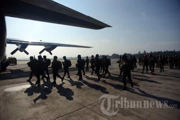 Latihan Terjun Paskhas TNI AU, Foto 4 #402582 - TribunNews.com