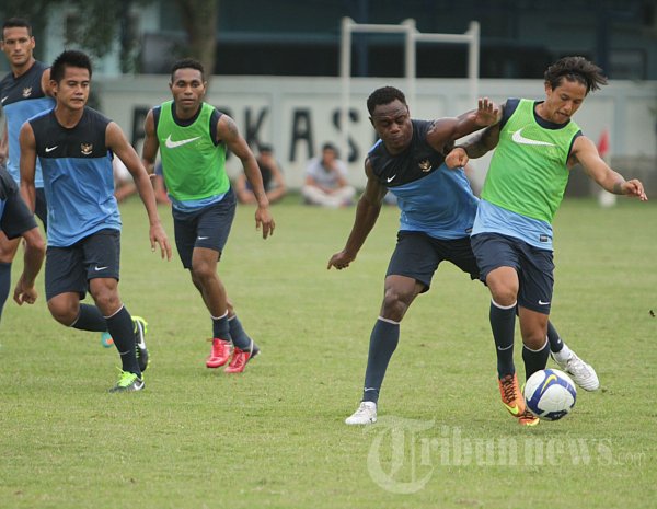 Latihan Timnas Pra Piala Asia 2015 , Foto 2 #477251 - TribunNews.com