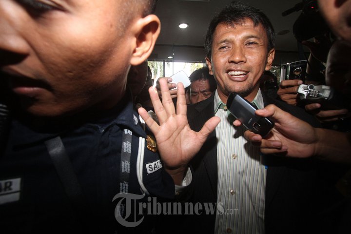 Gatot Pujo Nugroho Diperiksa KPK, Foto 1 #576602 - TribunNews.com