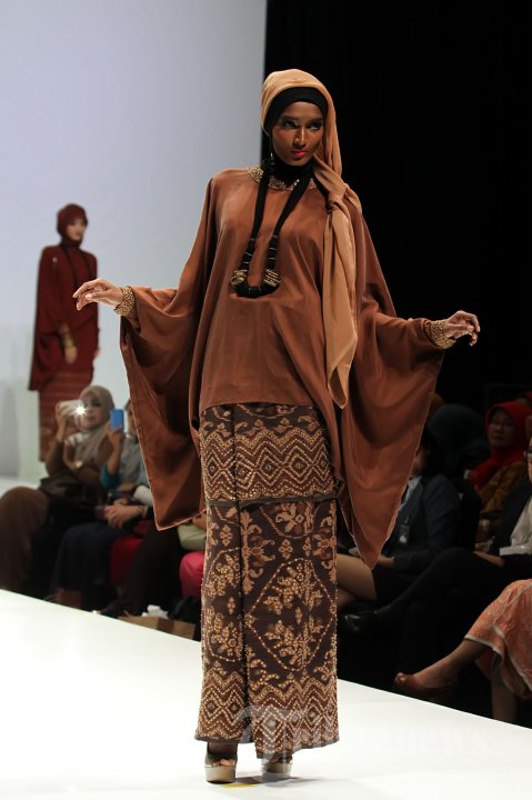 Fashion Show Karya Ida Royani di IIFF 2013, Foto 13 #607312 ...