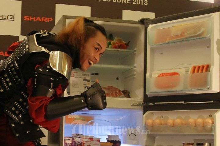 Peluncuran Lemari Es Sharp New Samurai, Foto 6 #656201 - TribunNews.com