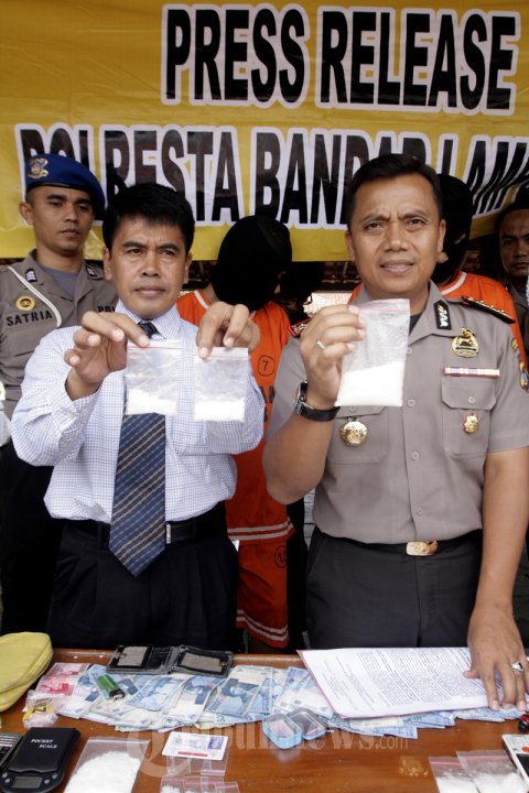 Barang Bukti Narkoba Jenis Sabu Sabu, Foto 3 #667571 - TribunNews.com